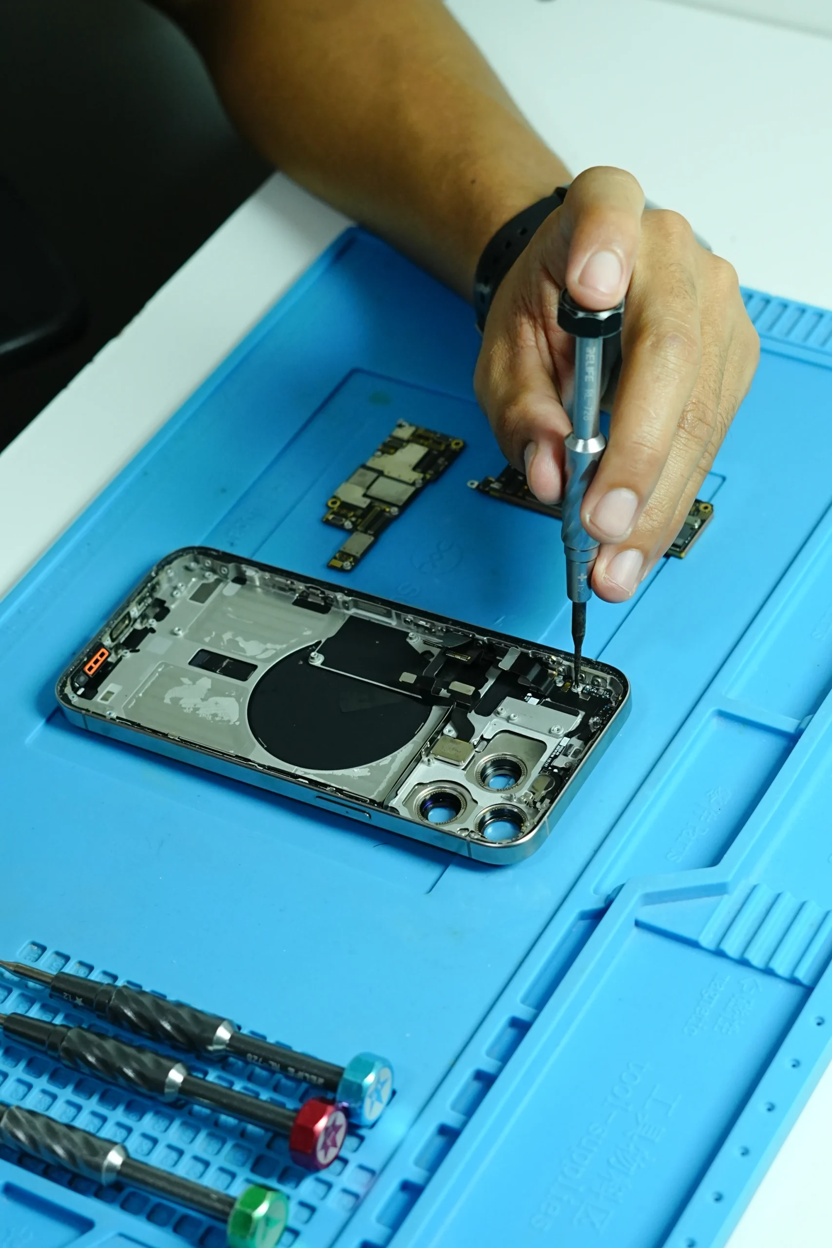 Mobile Repair in Deira | Same-Day Phone Service & Free Pickup